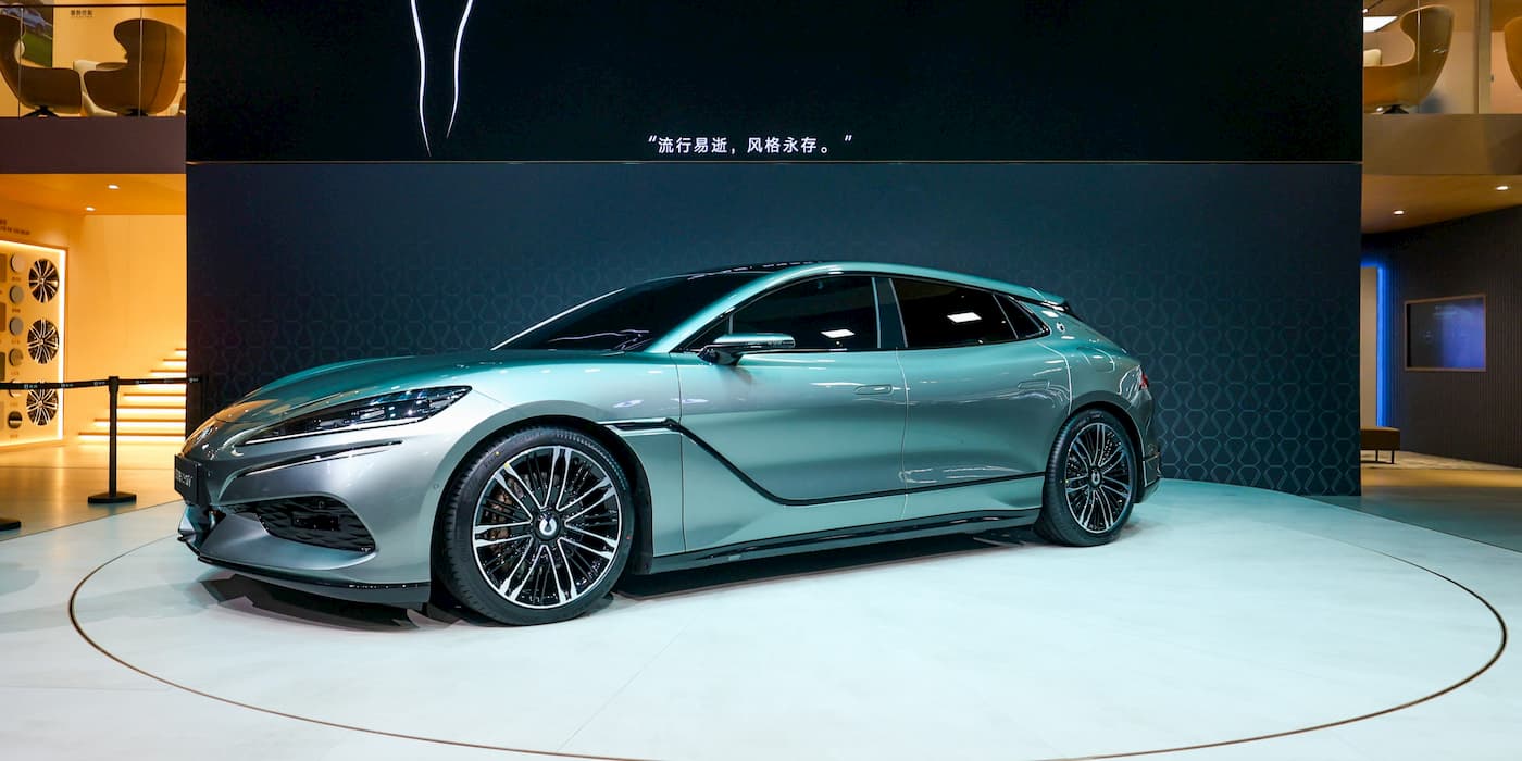 BYD unveils a luxurious interior for its new luxury EV