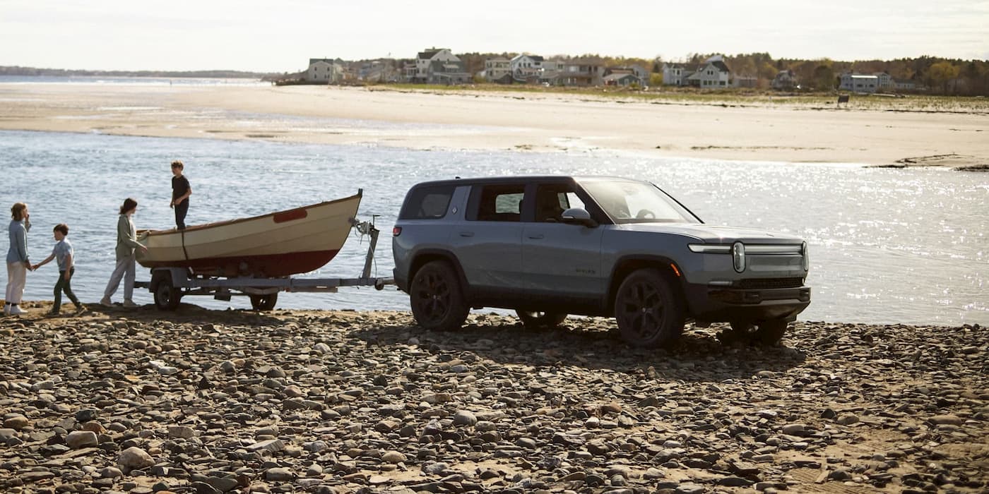 Rivian R1S Electric SUV SuV successfully Running
